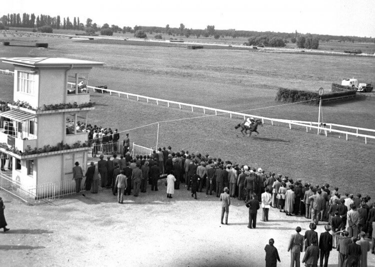 Műemléki felújítást kapnak Dunakeszi legendás istállói | Magyar Építők