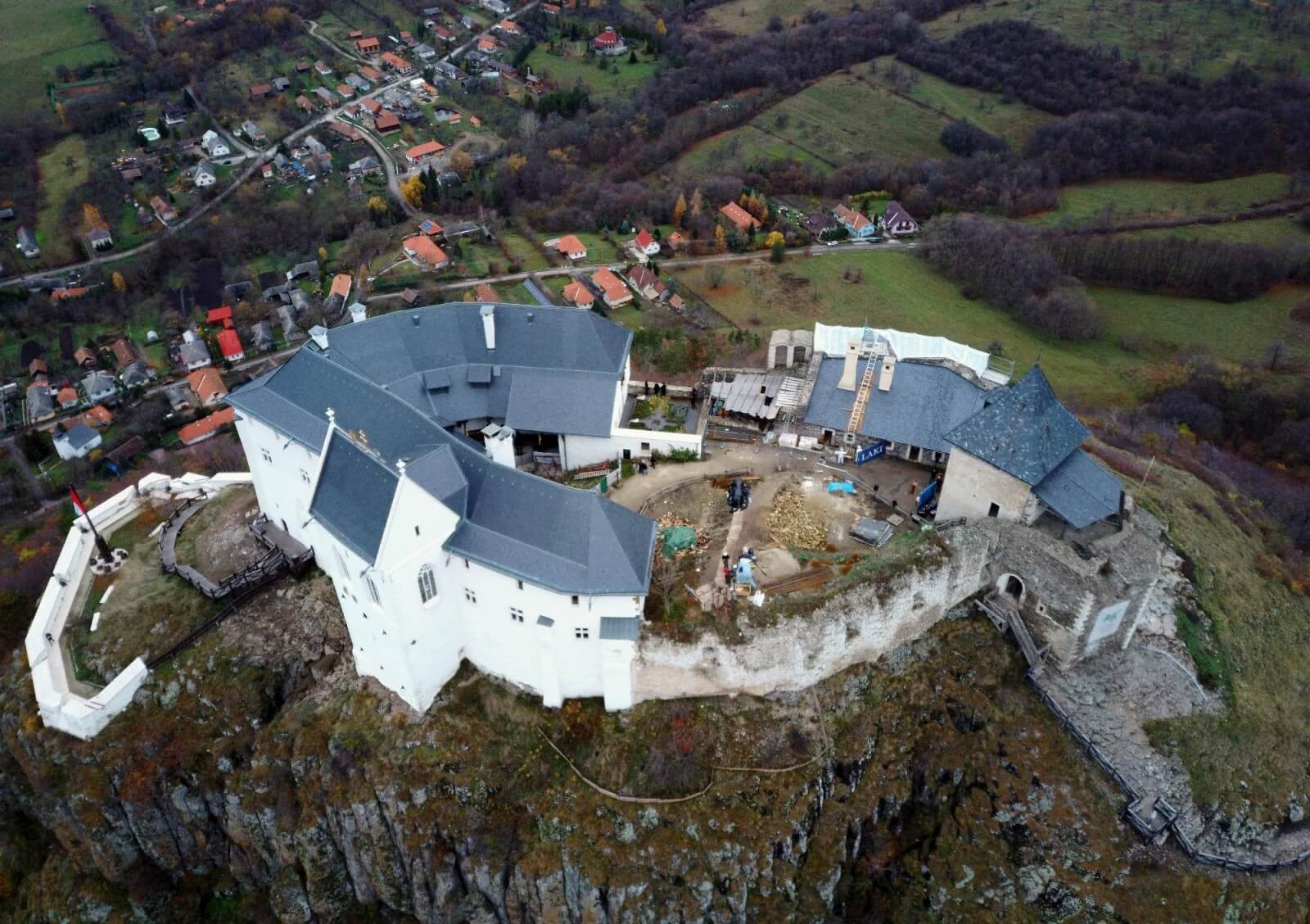 2025-re fejeződhet be a füzéri vár teljes felújítása | Magyar Építők