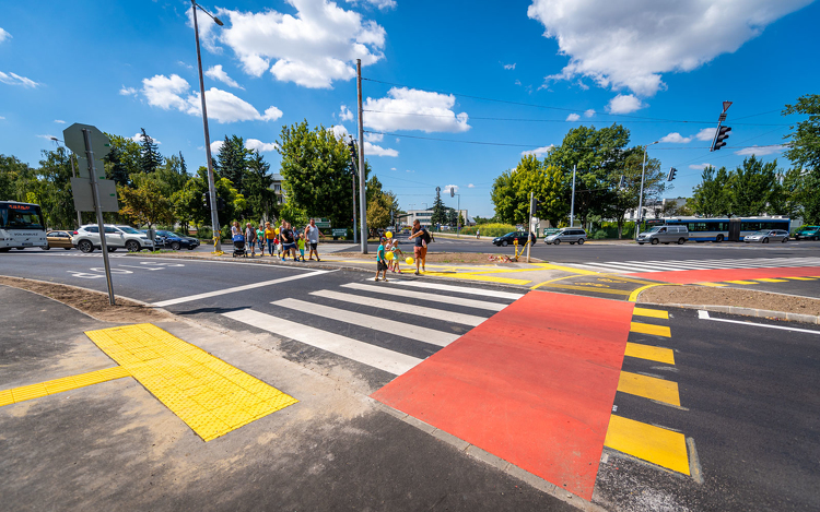 Új forgalmi sáv könnyíti meg Debrecen közlekedését | Magyar Építők