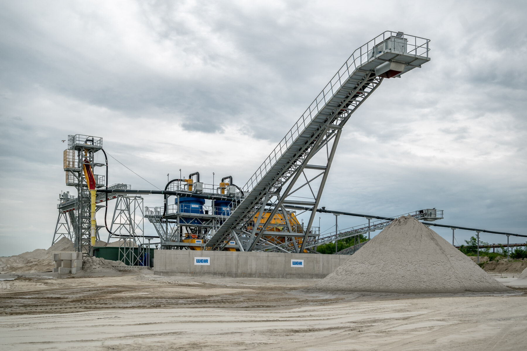 A Bayer Construct lehet az első olyan hazai cég, amely saját gépparkkal ...